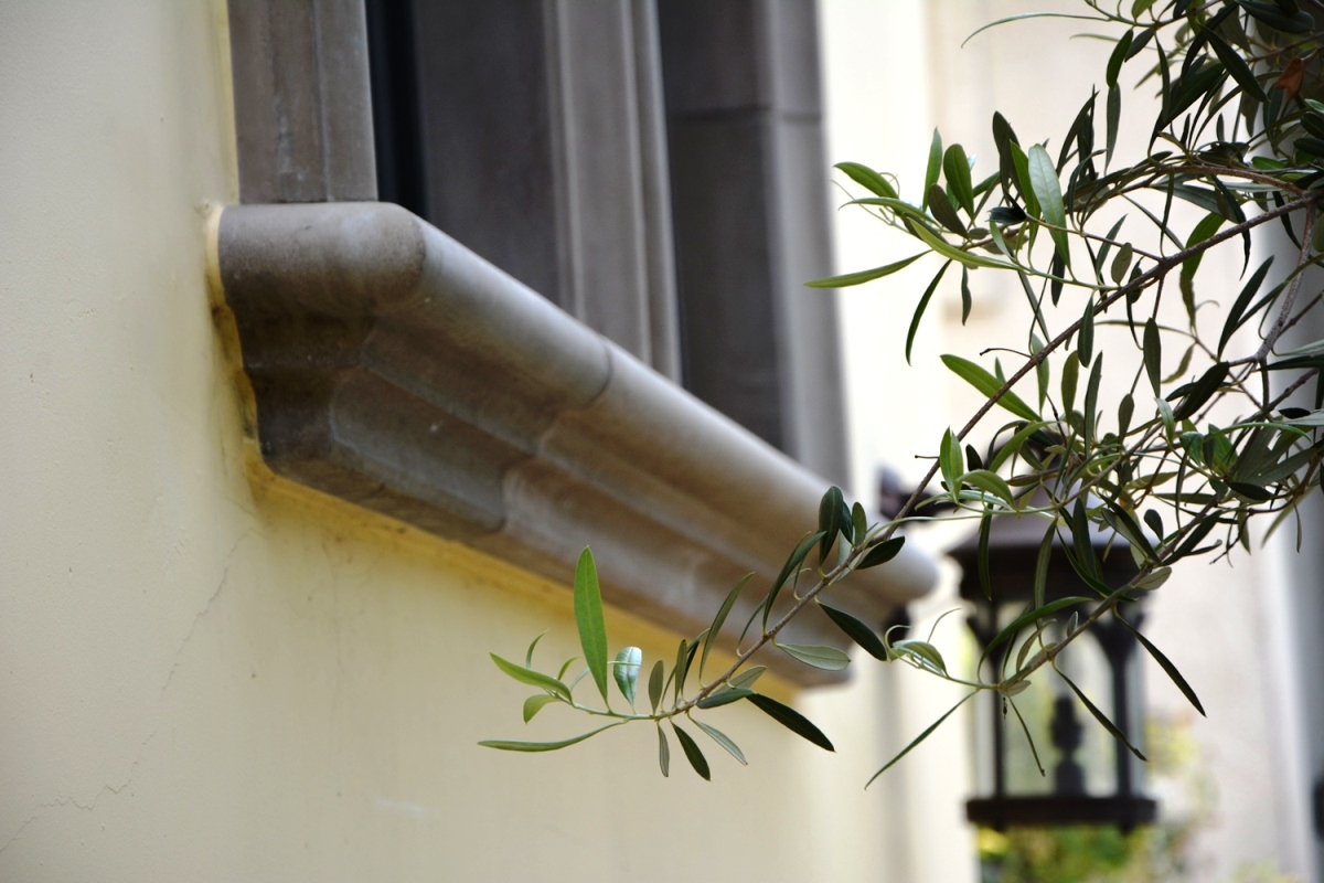 Window Stone Sills and Surrounds | Cast Stone Window Sills